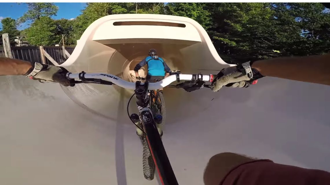 Waterslides Riding with Simon Drouin – The Rise Bicycle co.